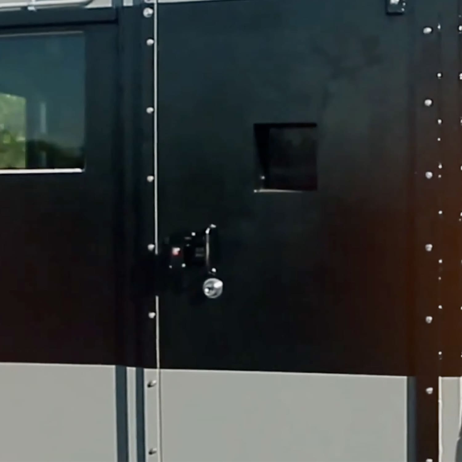 Elevated Mobile Ballistic Rated Enclosure Portable Guard Booths - SRT ...